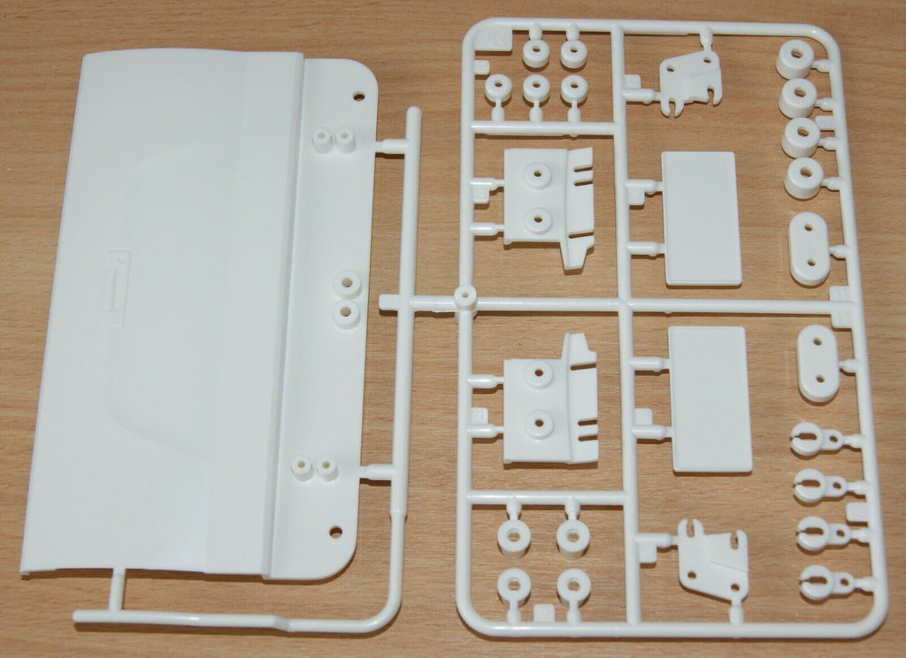 Tamiya 58415 Toyota Tundra Highlift, 9115232/19115232 N Parts (Tailgat ...